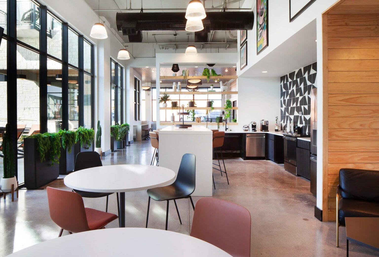 Amenities | The Parlor | Luxury Student Living Near Texas State University